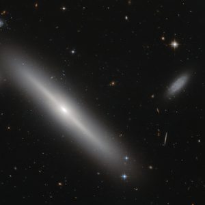 Hubble sees star clusters encircling a lenticular galaxy – Astronomy Now