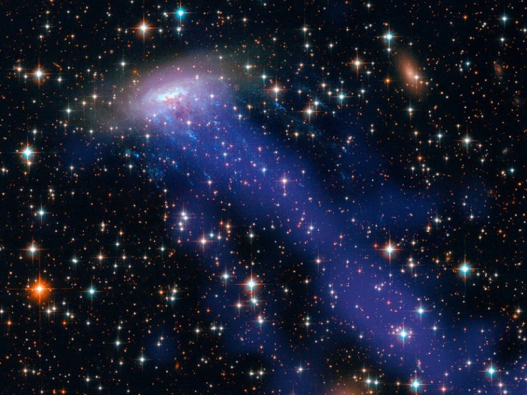 Hubble captures massive dead disc galaxy – Astronomy Now