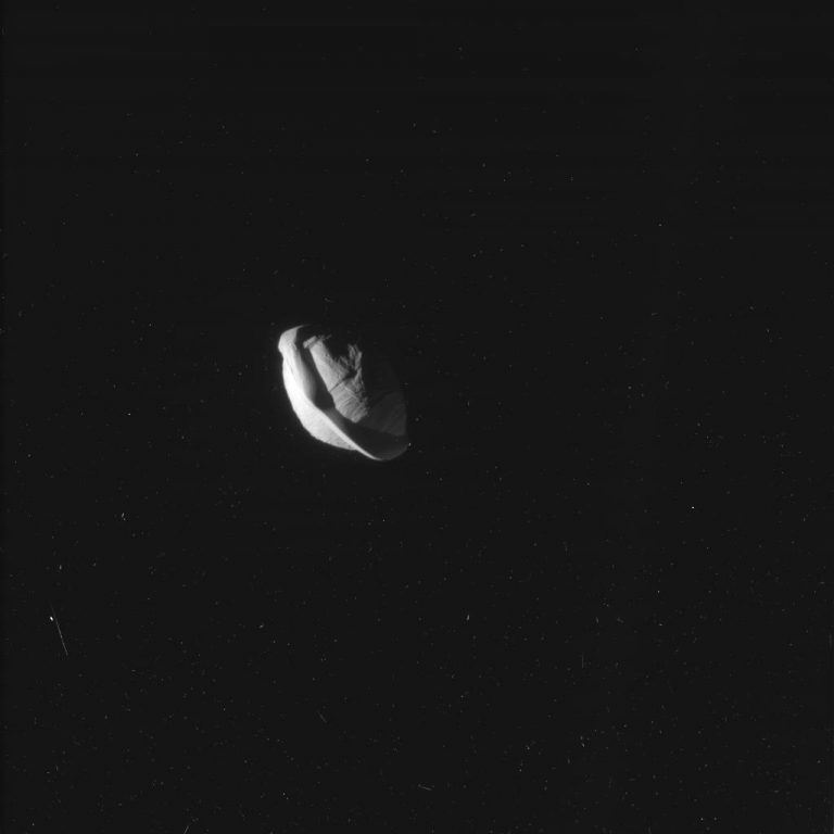 Saturn’s peculiar moon Pan pictured – Astronomy Now