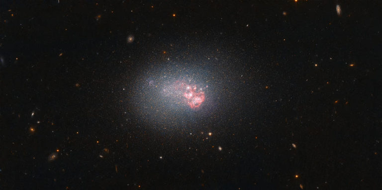 Hubble’s compact galaxy with big-time star formation – Astronomy Now