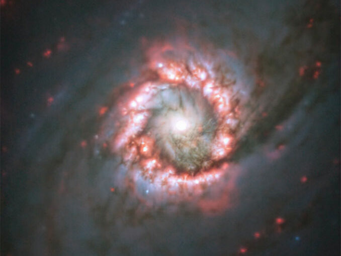 Hubble views the iridescent interior of a starburst galaxy – Astronomy Now